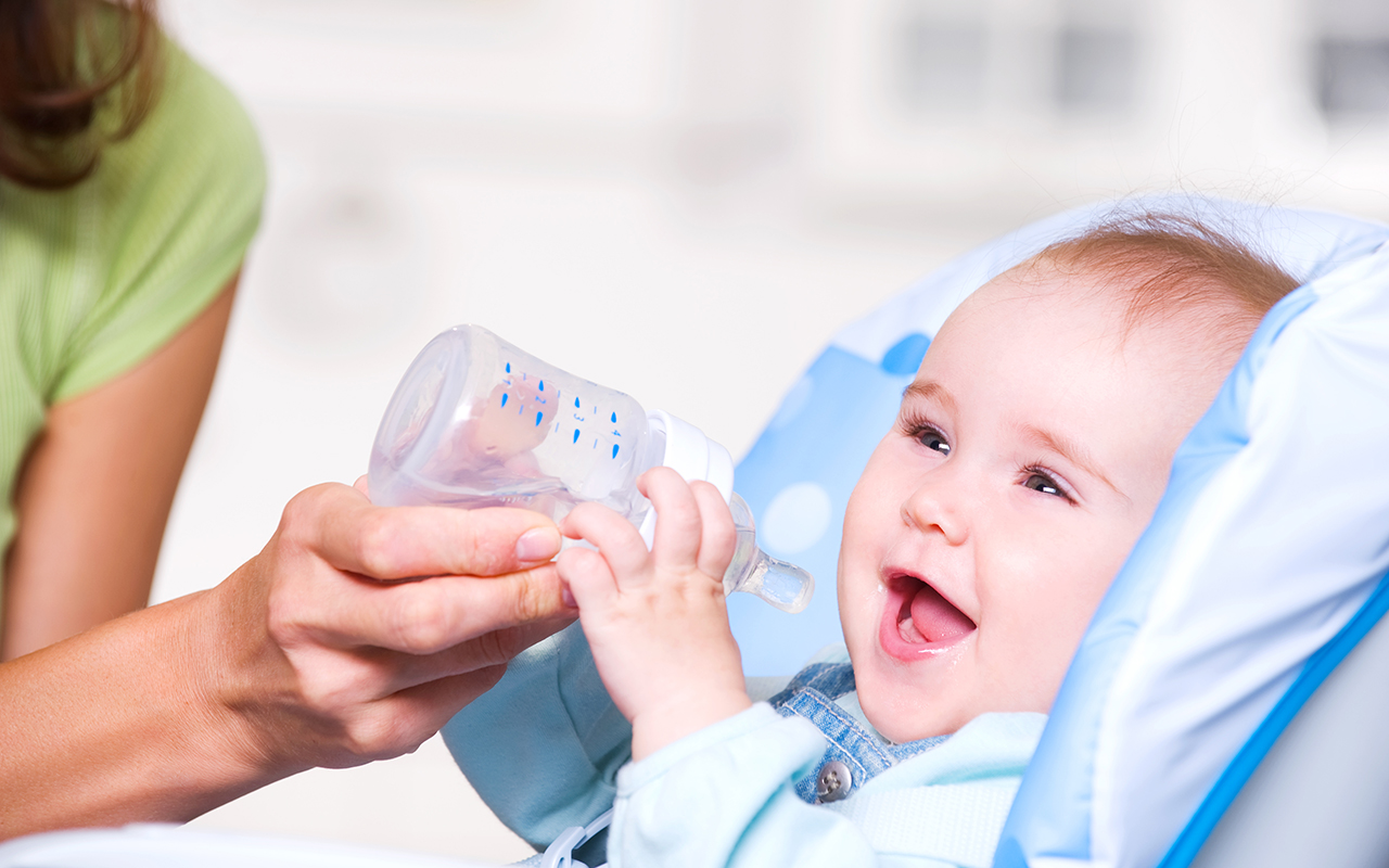 Motherhood & Childcare - Philips AVENT Pakistan - Introducing Water to ...